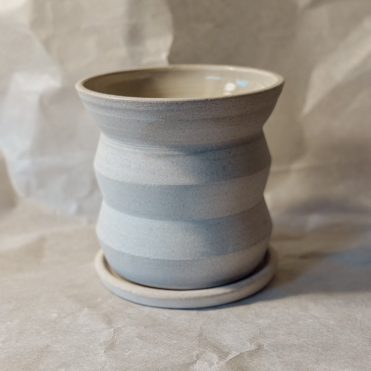 6" Angled Creme Planter with Saucer and Drainage – Olivia Snow Ceramics